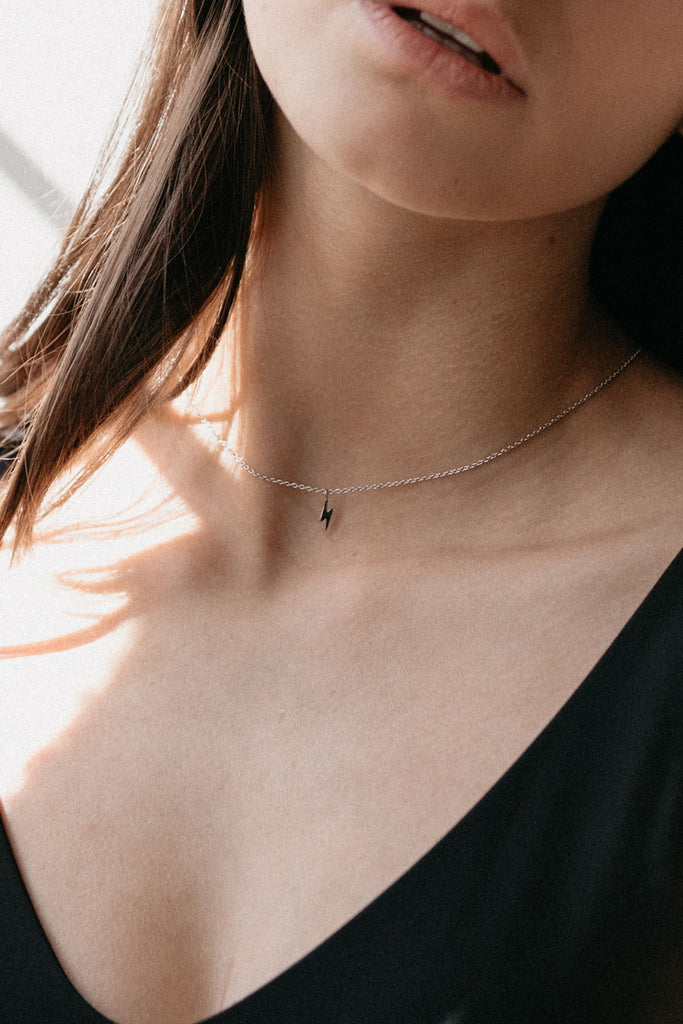 Shop Flashy Gold or Silver EOL Necklace | Flo & Frankie